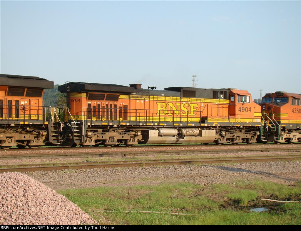 BNSF 4904